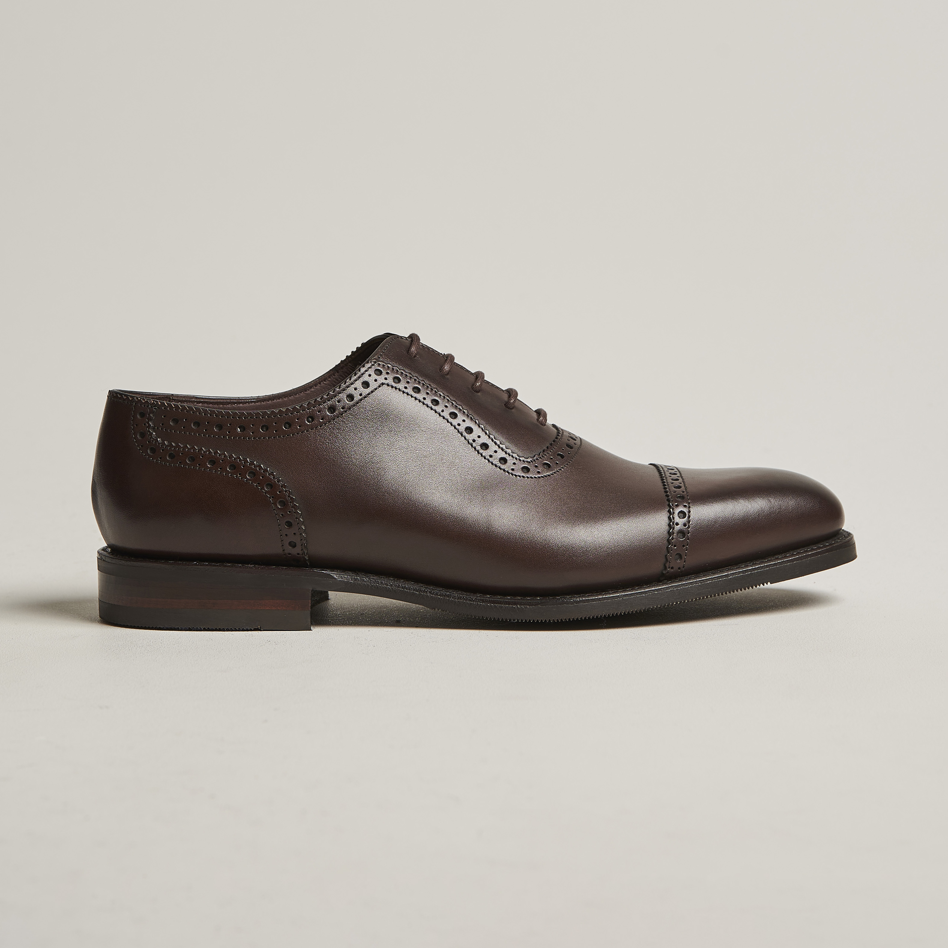 Loake 1880 Fleet Brogue Shadow Sole Dark Brown Calf su CareOfCarl.it