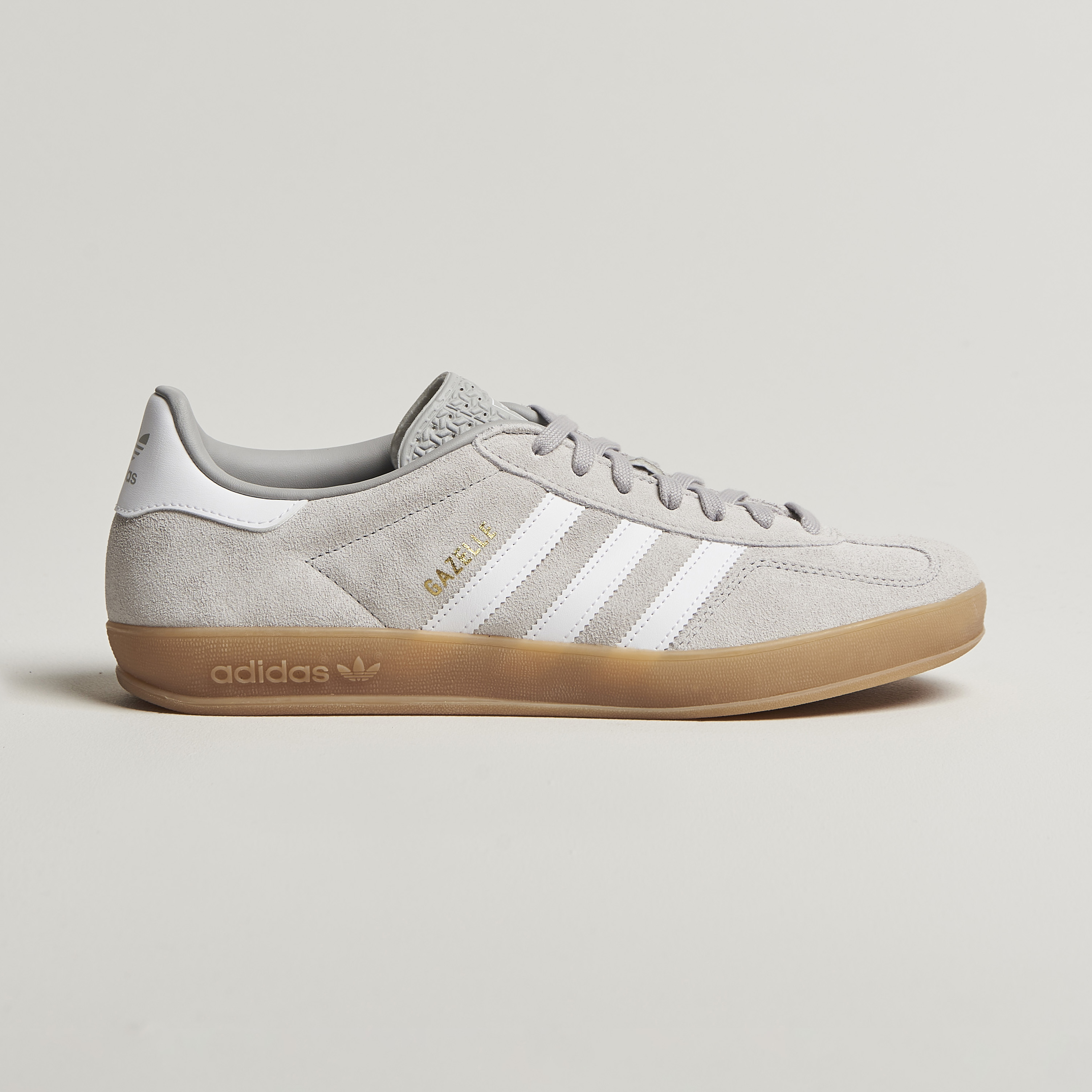 adidas Originals Gazelle Indoor Sneaker Light Grey/White su CareOfCarl.it