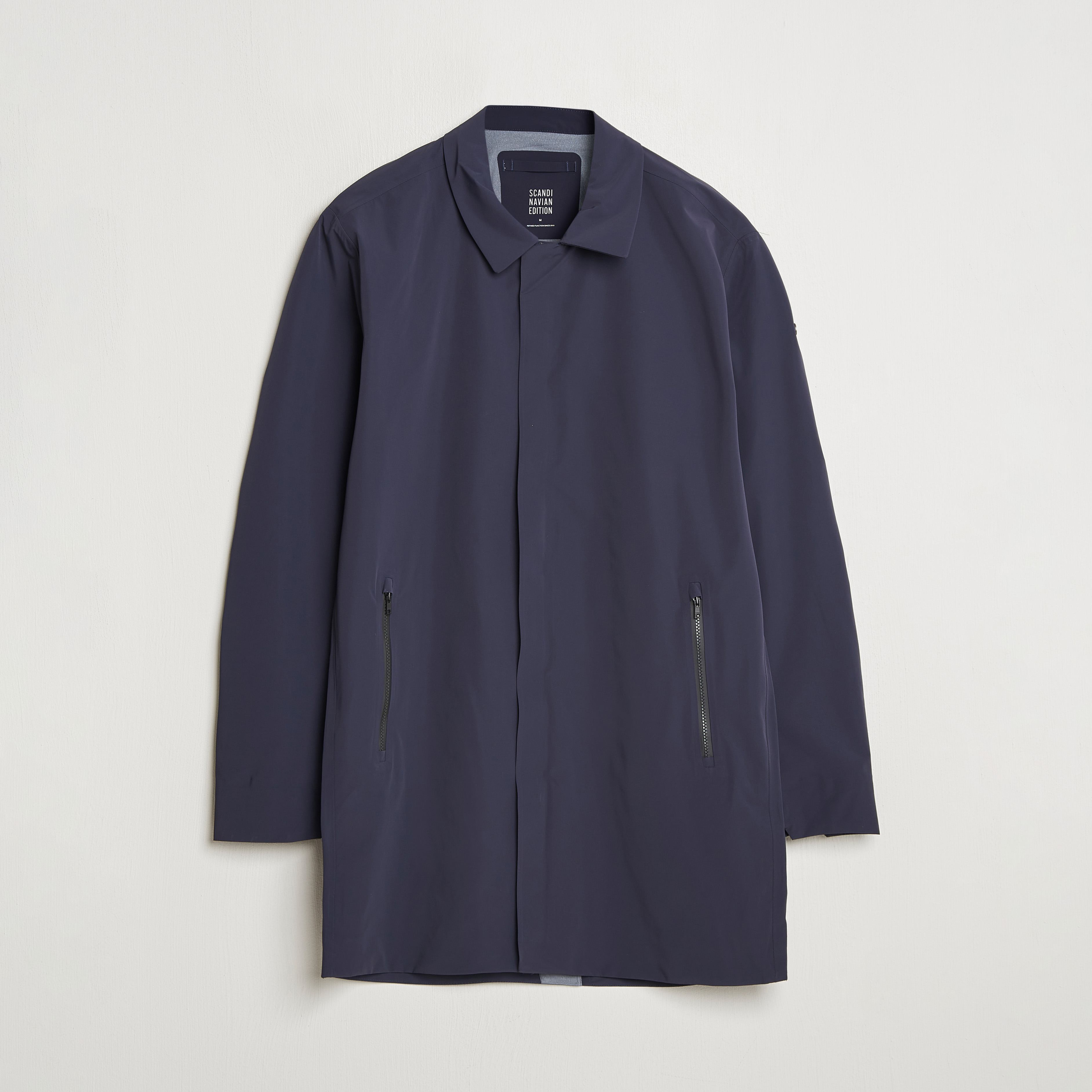 Scandinavian Edition Key II Waterproof Coat Midnight Blue su CareOfCarl.it